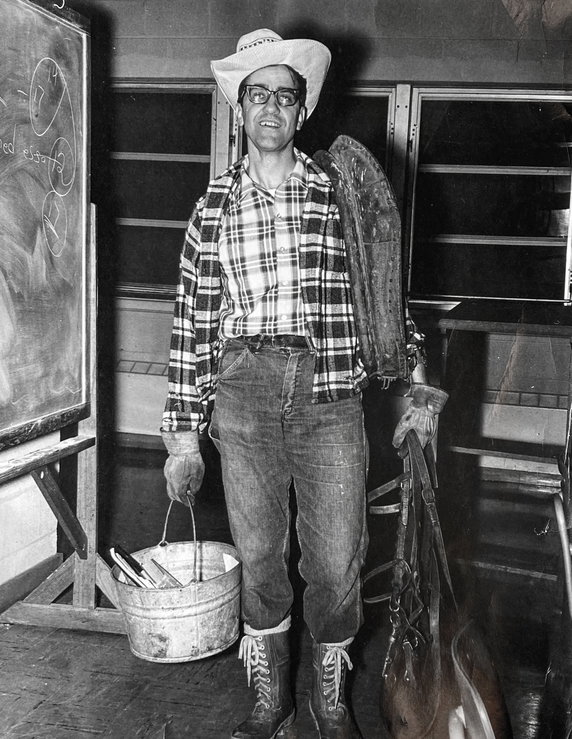 In Memoriam: Laban Peachey '52, MA '97, former dean and faculty member ...