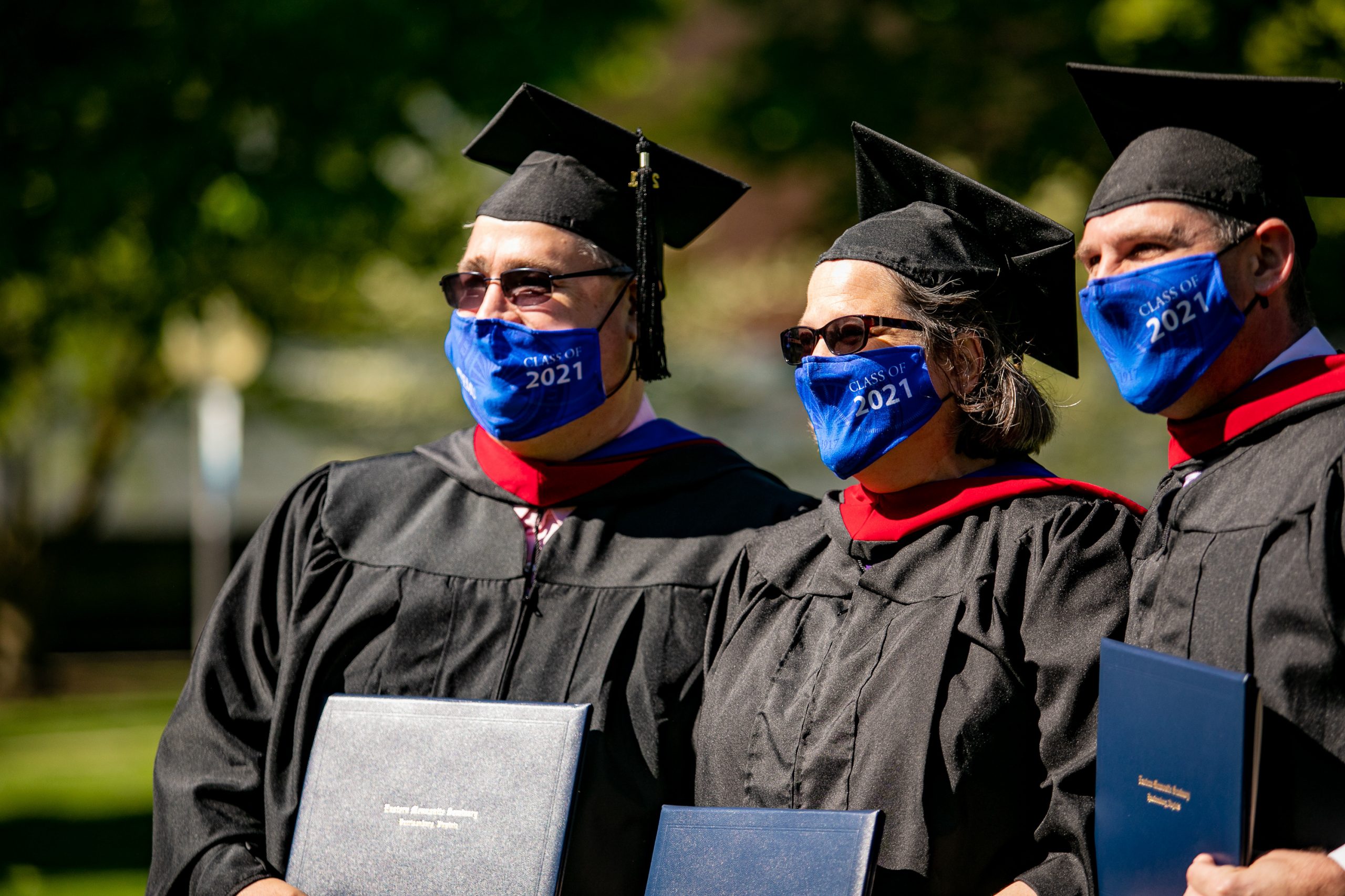 Seminary celebrates 2021 graduates - EMU News