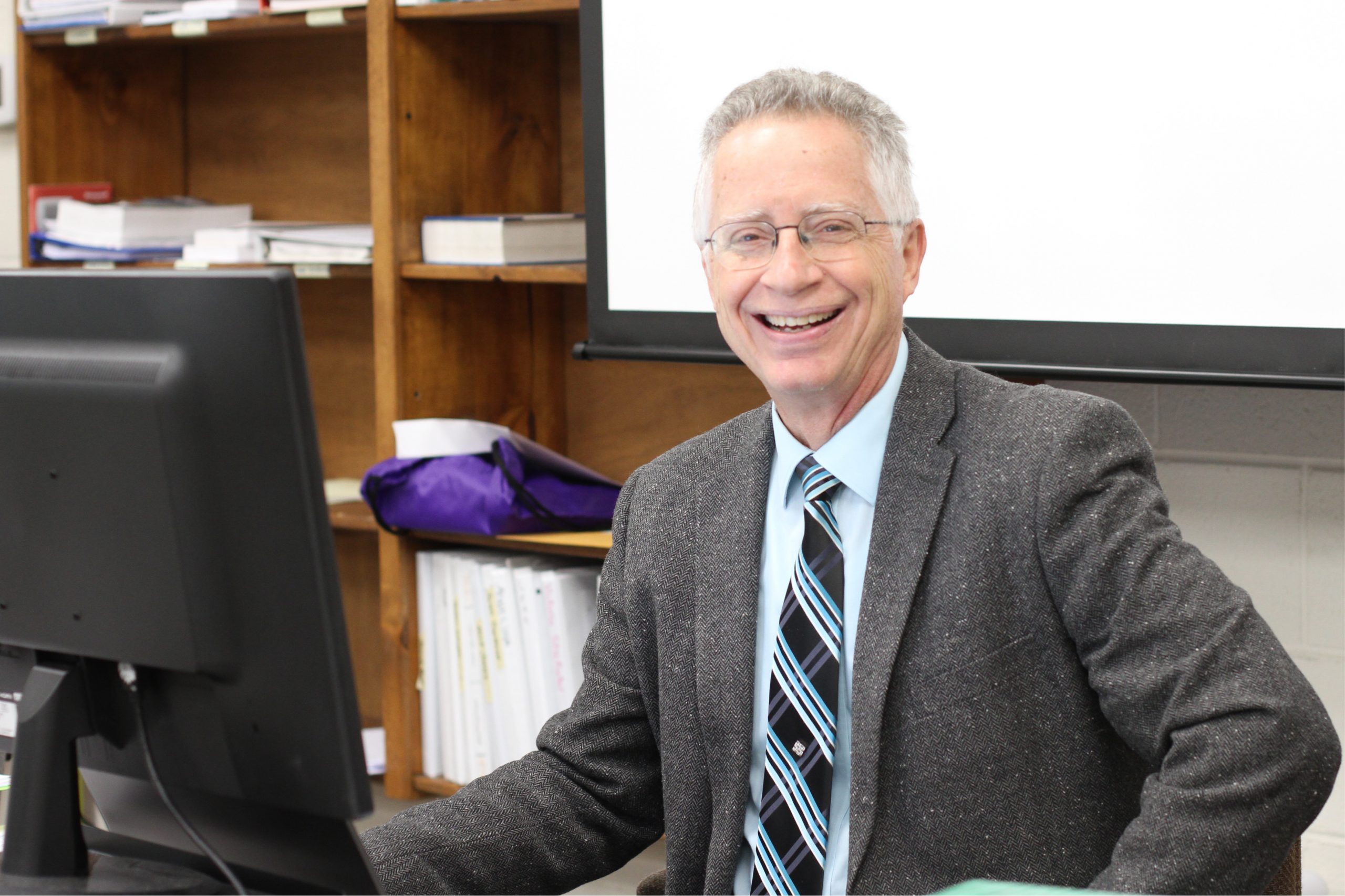 EMS teacher retires after 33 years - EMU News