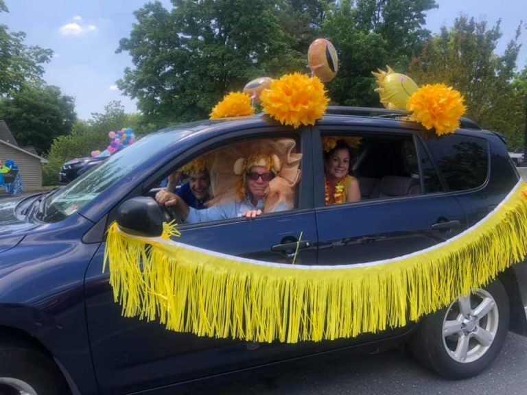 Herm on parade! EMU's mascot makes debut appearance - EMU News